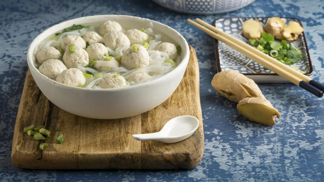 Cara Bikin Bakso Ikan yang Lezat dan Kenyal, Menggugah Selera - Feeds ...
