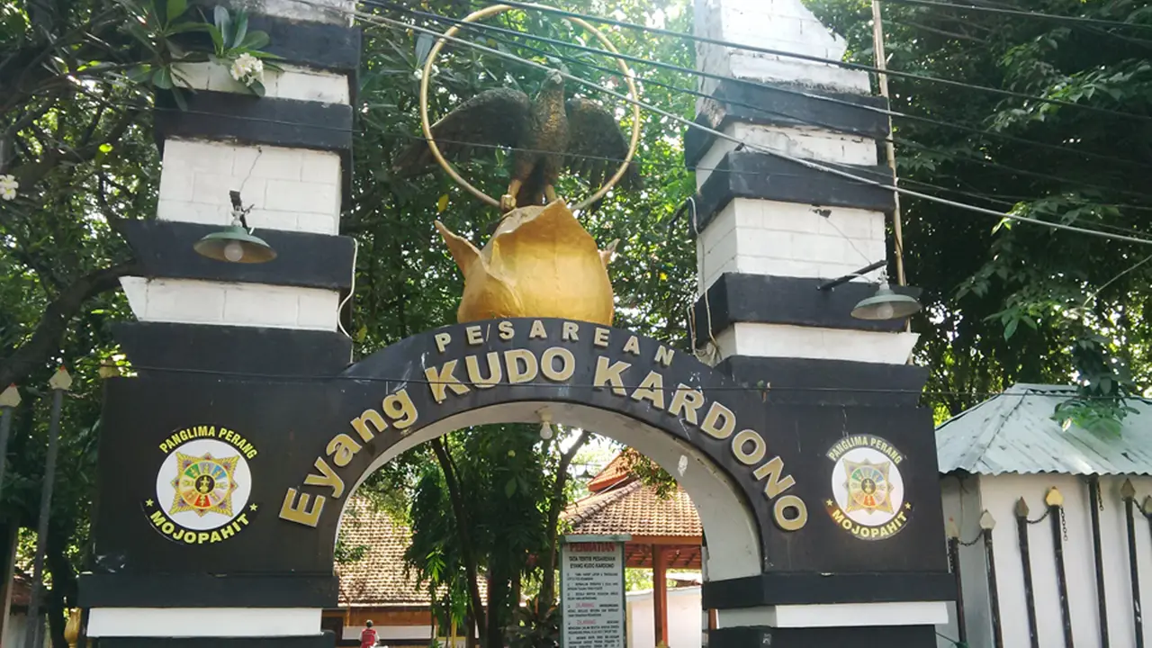 Mitos di Makam Eyang Kudo Kardono Sepupu Patih Gajah Mada