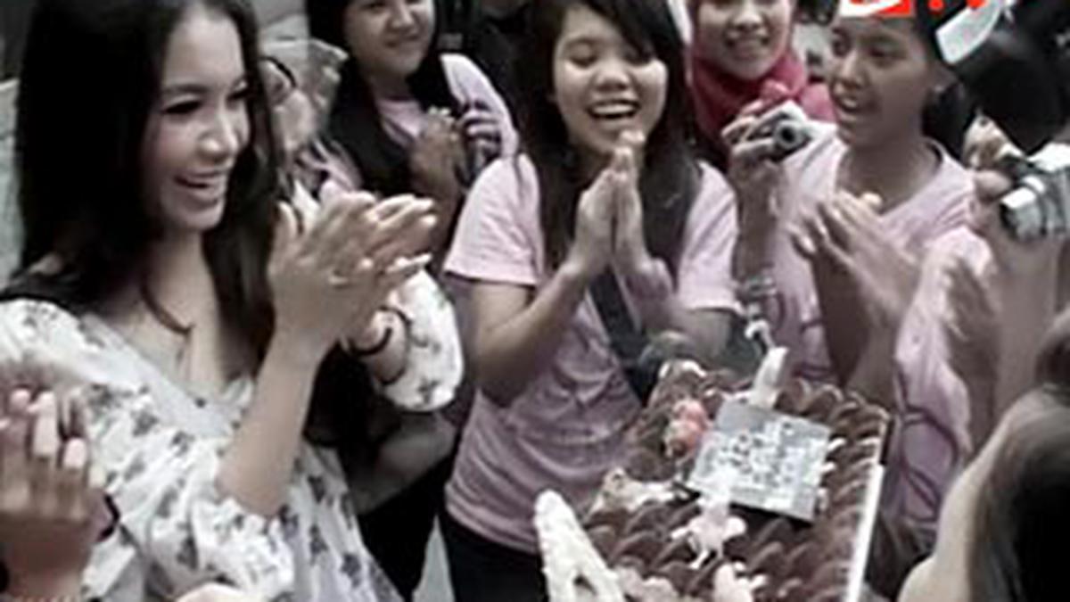 Rossa Dapat Kejutan dari Fans - ShowBiz Liputan6.com