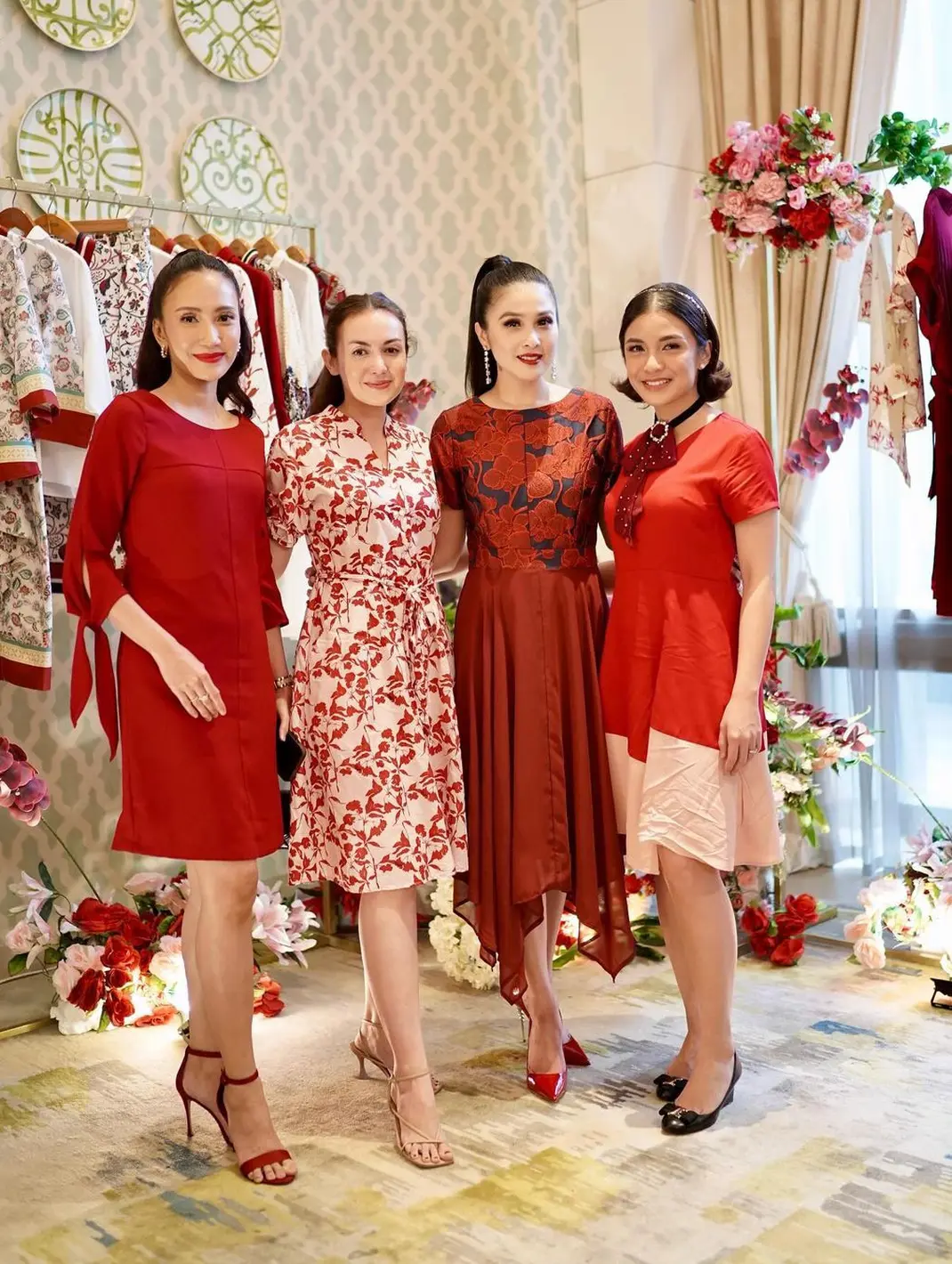 8 Inspirasi Outfit Natal yang Elegan Effortless Layaknya Old Money dari ...