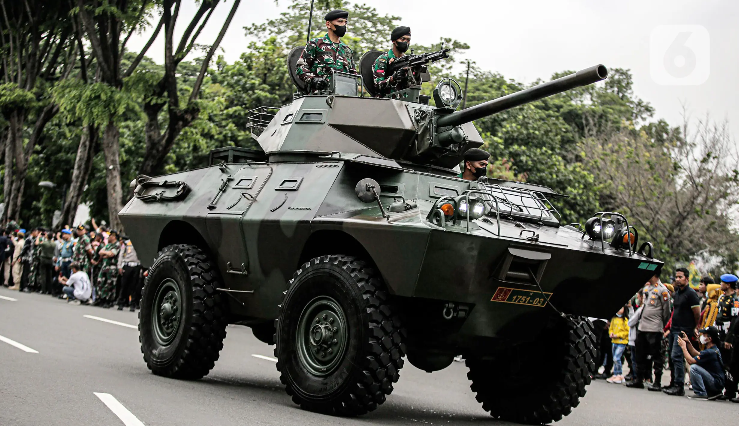Presiden Jokowi Saksikan Defile Tiga Matra TNI - Foto Liputan6.com