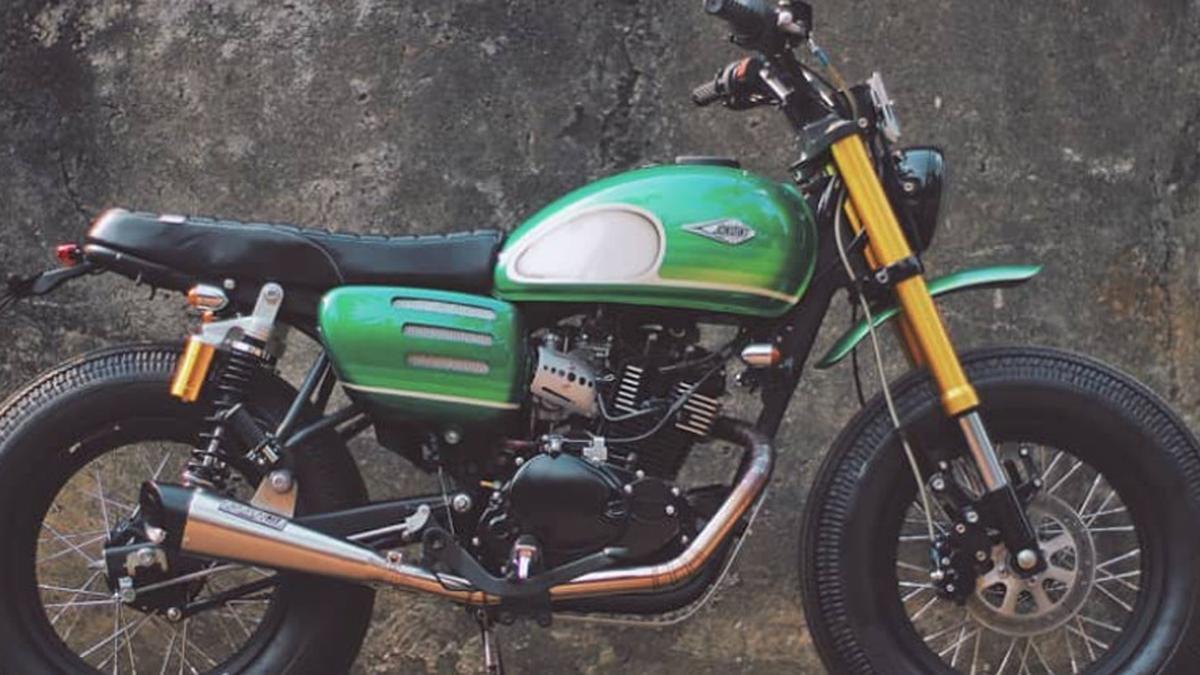 Katros Garage Unggah Motor Kustom Bergaya Tracker, Milik Jokowi ...