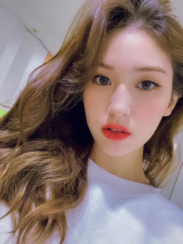 Somi Curhat, Teaser Comeback-nya Dihapus Peretas - ShowBiz Liputan6.com
