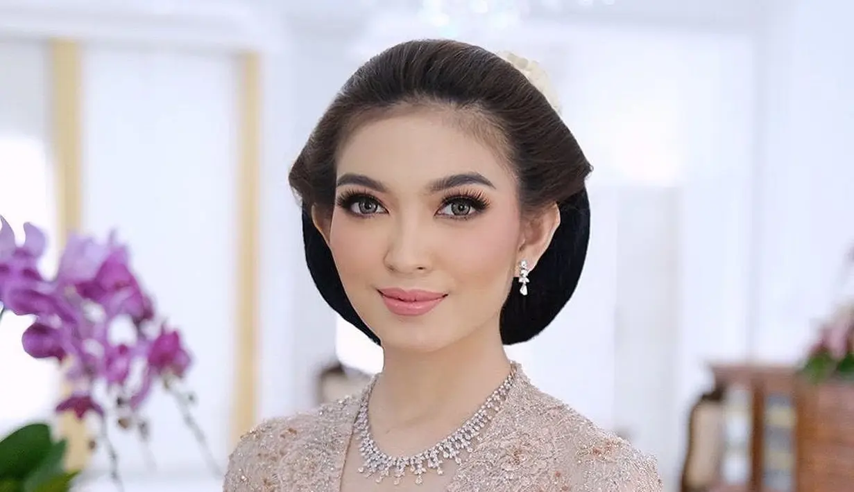 6 Potret Ayu Memesona Mantu Perempuan Presiden Jokowi, Selvi Ananda dan Erina Gudono Bergaya ...