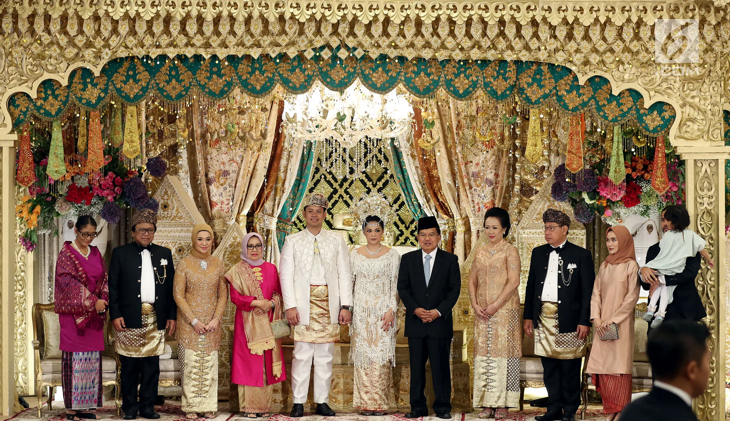 PHOTO: Jokowi dan JK Jadi Saksi Pernikahan Anak Oesman Sapta - Foto ...