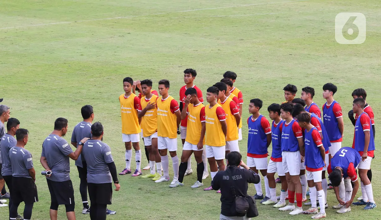 Ketum PSSI Erick Thohir Tinjau Seleksi Pemain Timnas Indonesia U-17 di Jakarta - Page 1 - Foto ...