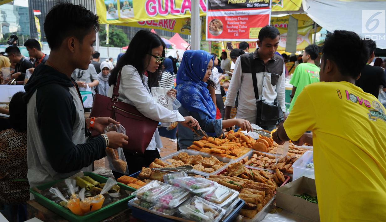 Pemandangan Baru Pasar Takjil di Kawasan Benhil - Foto Liputan6.com