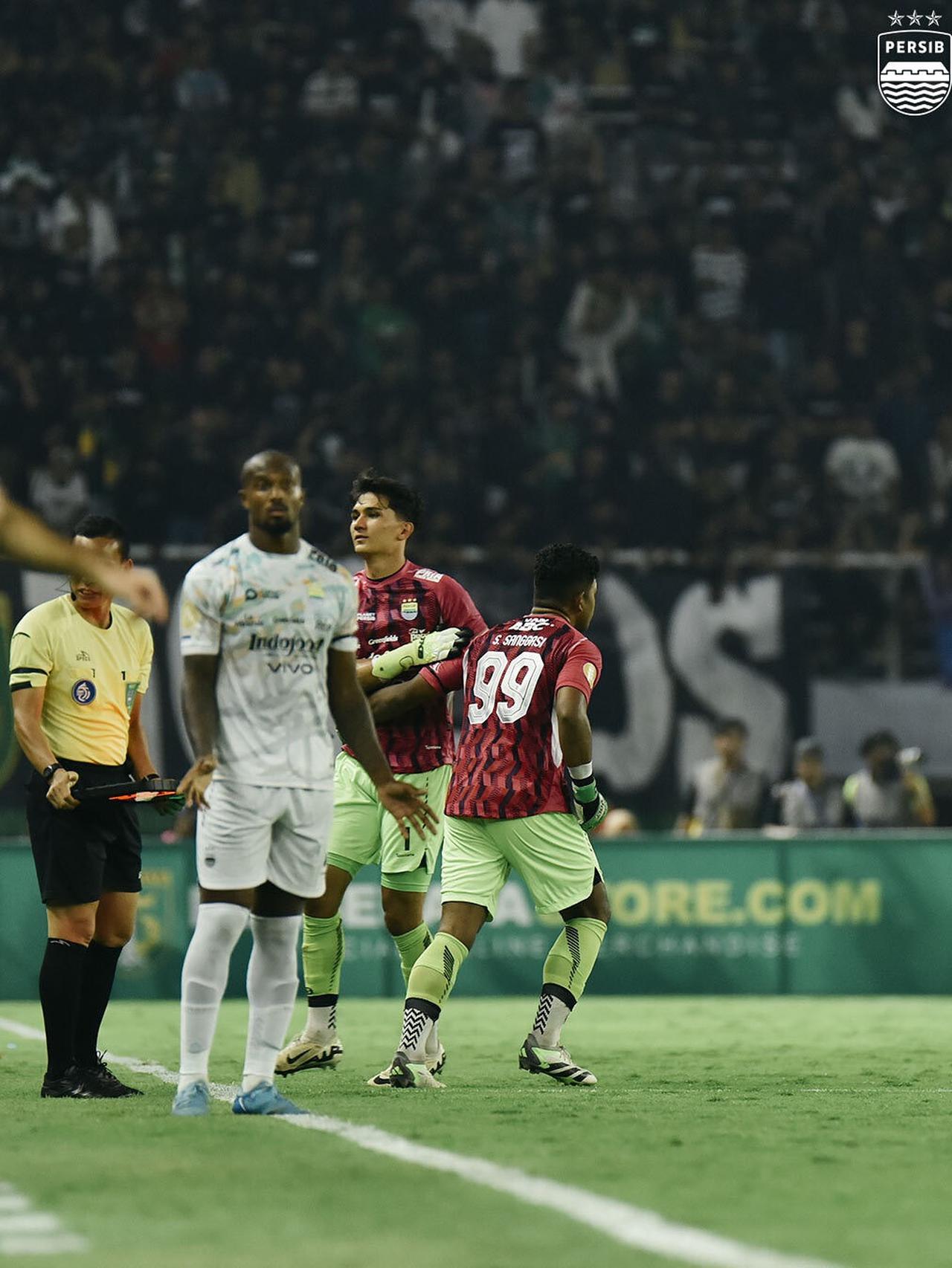 Kevin Ray Mendoza Ogah Stres Persib Ditempel Ketat Dewa United