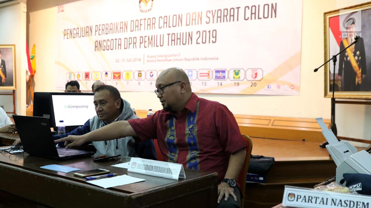 FOTO: Komisioner KPU Pantau Batas Akhir Pengajuan Perbaikan Daftar Calon Anggota DPR - Foto ...