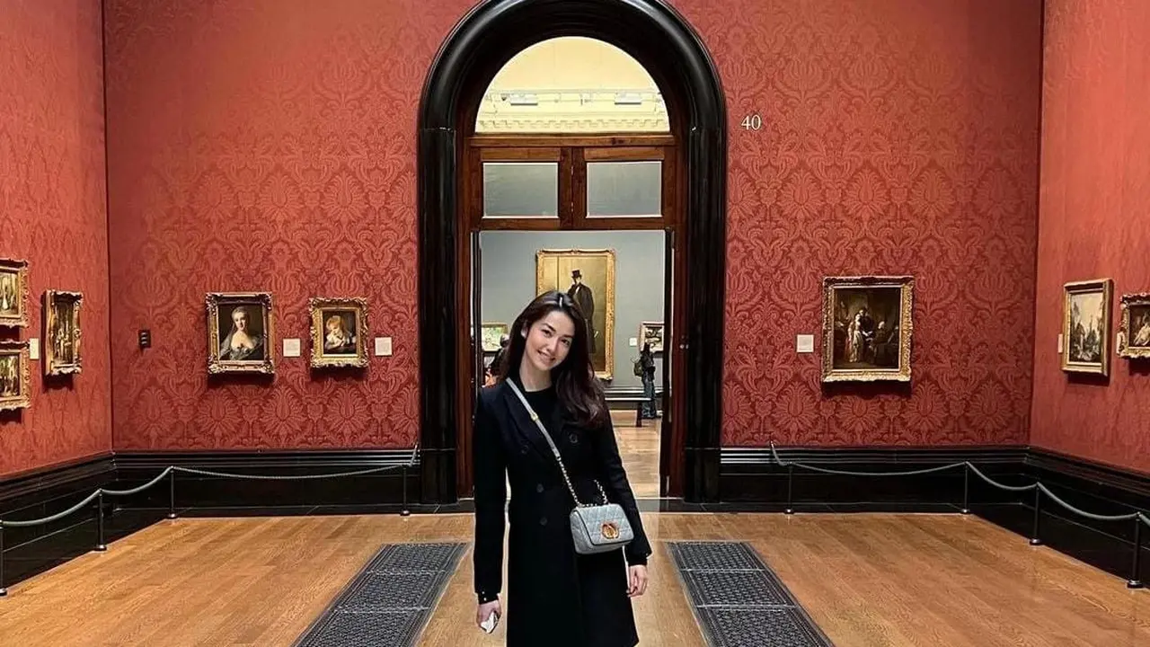 Lama Tak Muncul di Layar, Intip 6 Potret Velove Vexia yang Selalu Tampil Cantik - Entertainment ...