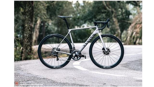 Kisaran Harga 6 Sepeda Road Bike yang Ditabrak Avanza, Capai Ratusan Juta - Hot Liputan6.com