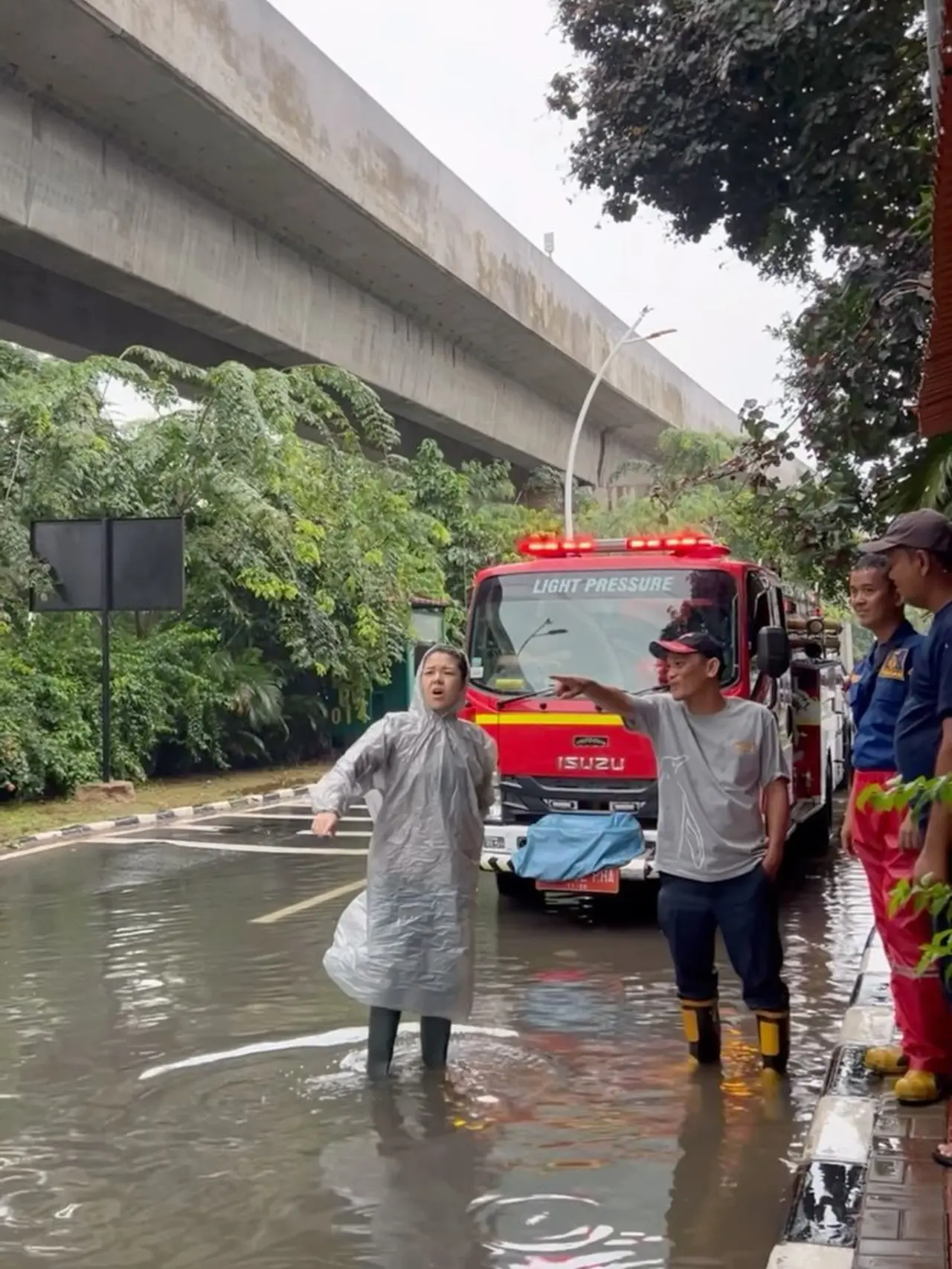 Tina Toon soal Bikin Heboh Usai Terjun Langsung Monitor Banjir di ...
