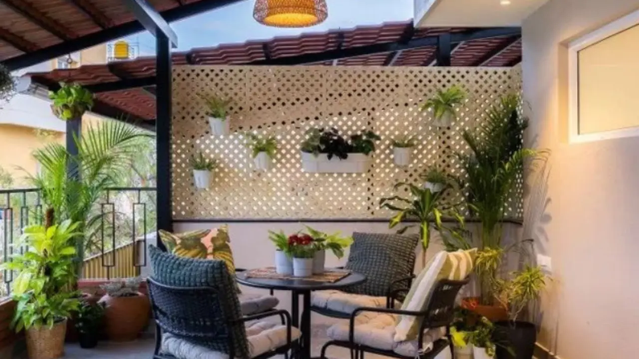 10 Model Rumah Atap Miring ke Belakang Terbaru 2025, Fungsional dan ...