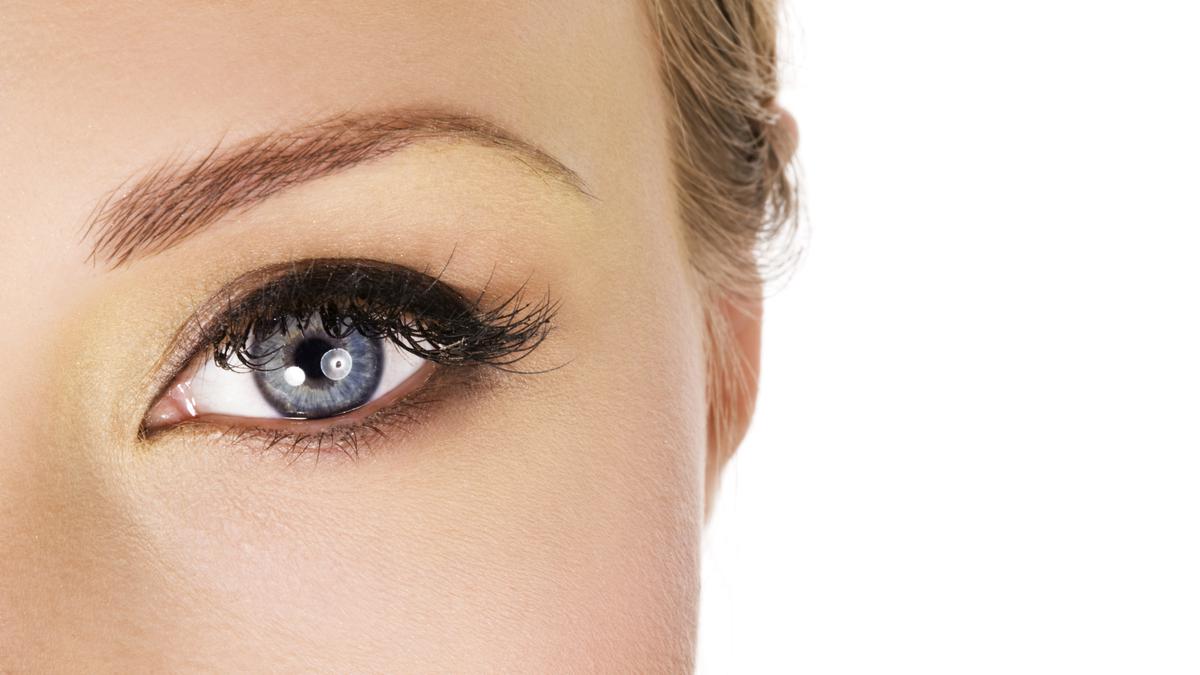 Ini Bedanya Mata Rabun dan Katarak - Health Liputan6.com