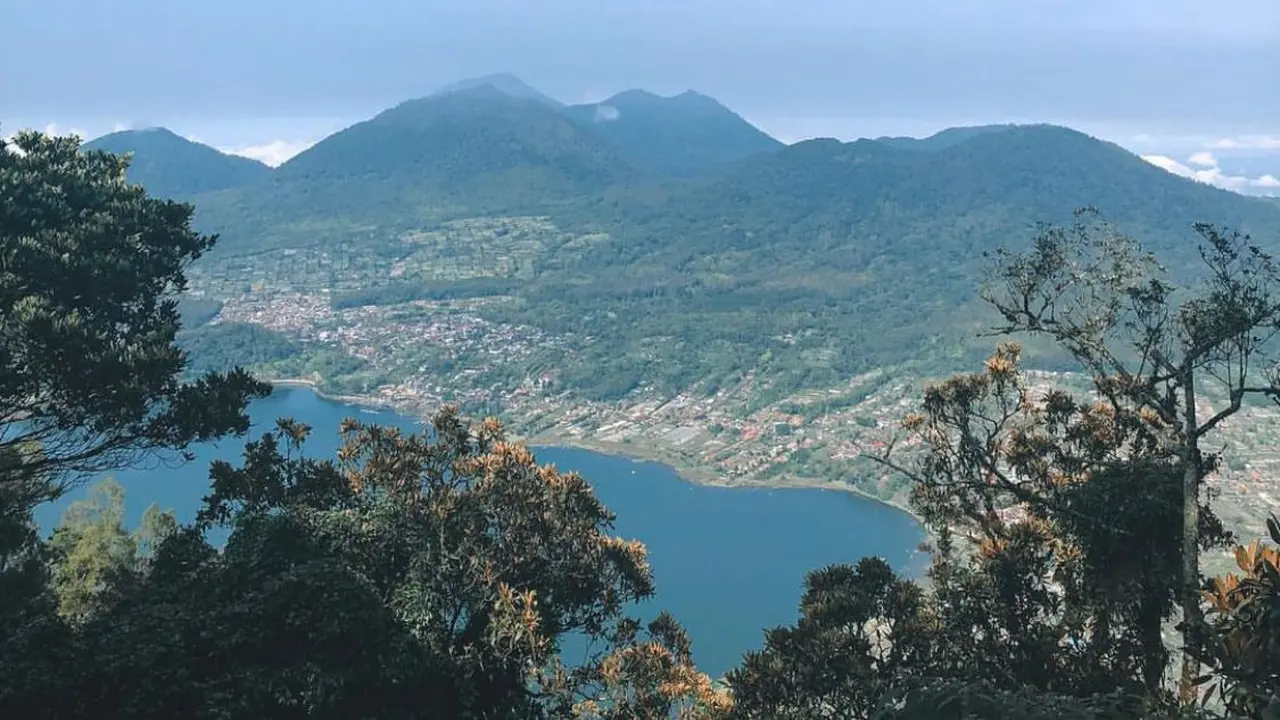 6 Fakta Menarik Gunung Catur yang Memiliki Puncak Kaldera Tertinggi di ...