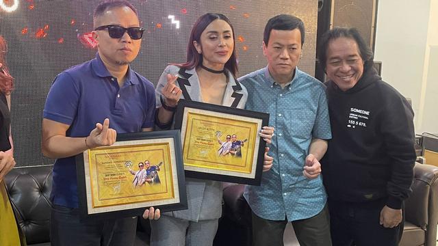 Sandhy Sondoro dan Selvi Kitty Luncurkan Yang Penting Cuan, Single ...