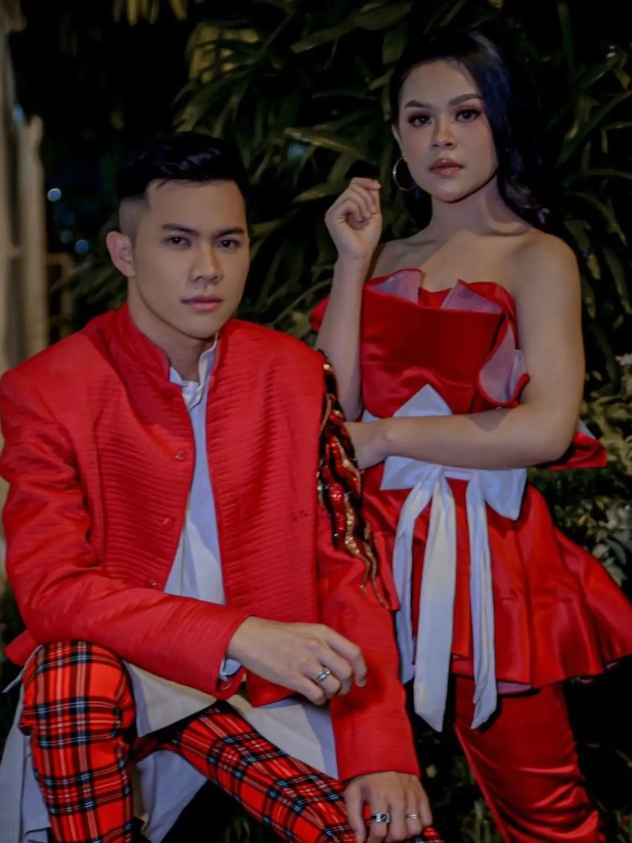 7 Potret Romantis Tama Kim Jadi Penari Latar Melly Lee, Cinlok di Panggung - Hot Liputan6.com