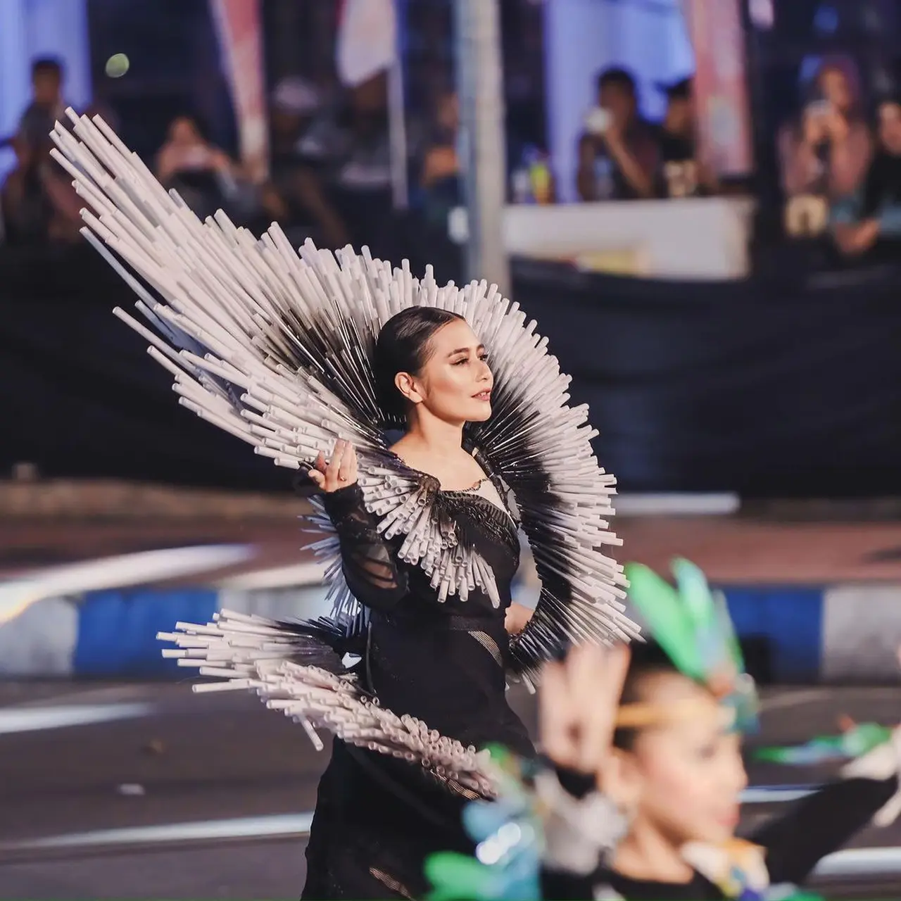 10 Potret Artis yang Tampil Memukau di Jember Fashion Carnaval dari ...