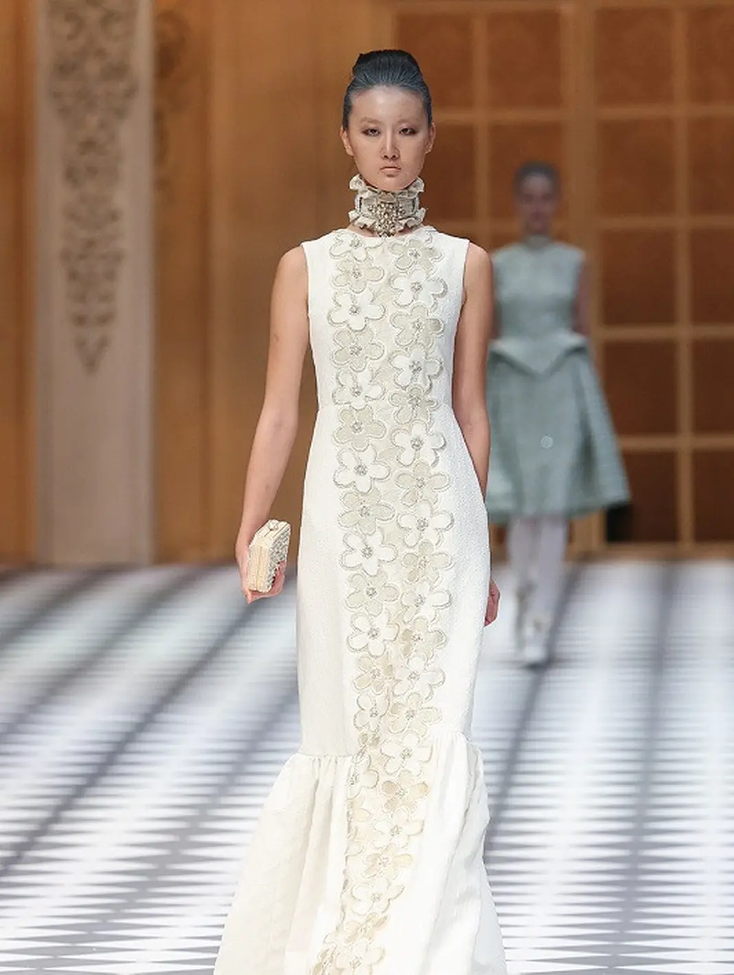 Penuh Inspirasi dan Histori, Ini Karya Terbaru Sebastian Gunawan