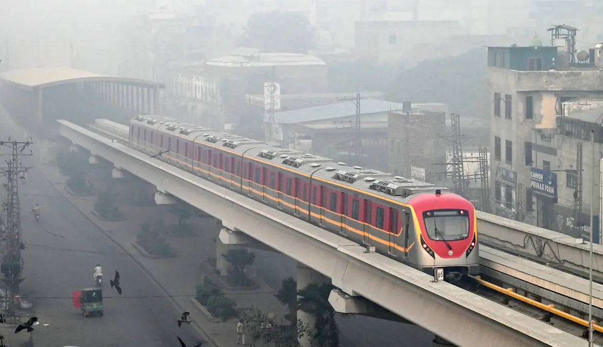 Potret Kota Lahore Pakistan Berselimut Kabut Polusi - Foto Liputan6.com