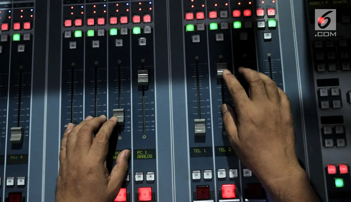 FOTO: Kiprah Radio Nasional Bertahan di Zaman Digital - Foto Liputan6.com