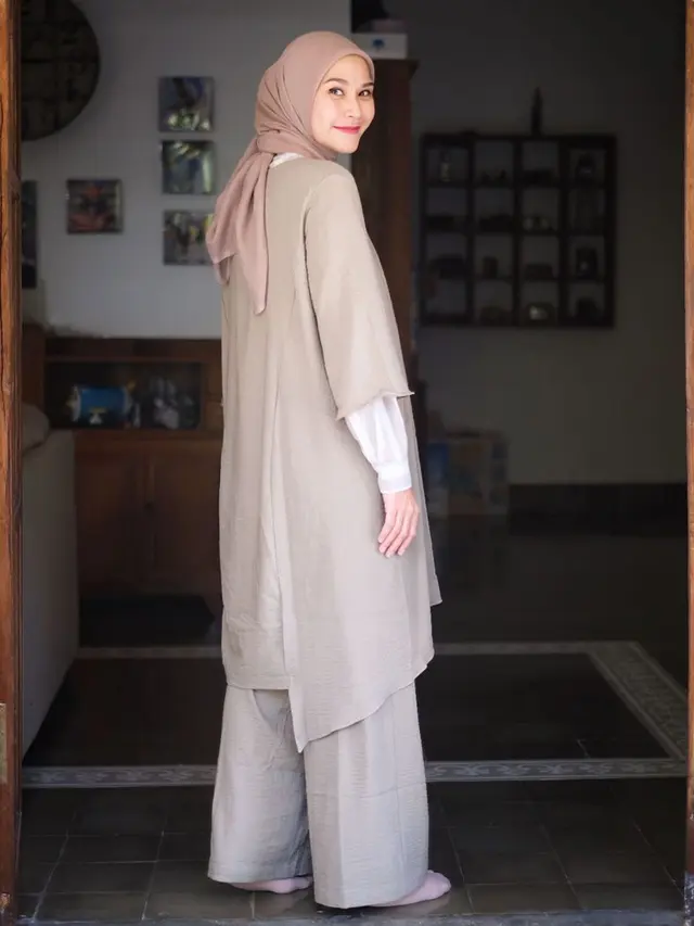 Putri Zaskia Adya Mecca Dengar Nyanyian Perempuan Misterius Usai Azan ...