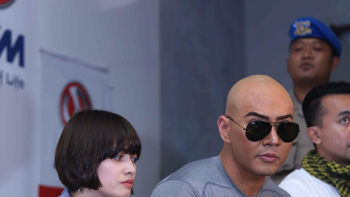 Chris John-Chika Jessica Adu Jotos di Film Deddy Corbuzier - Entertainment Fimela.com