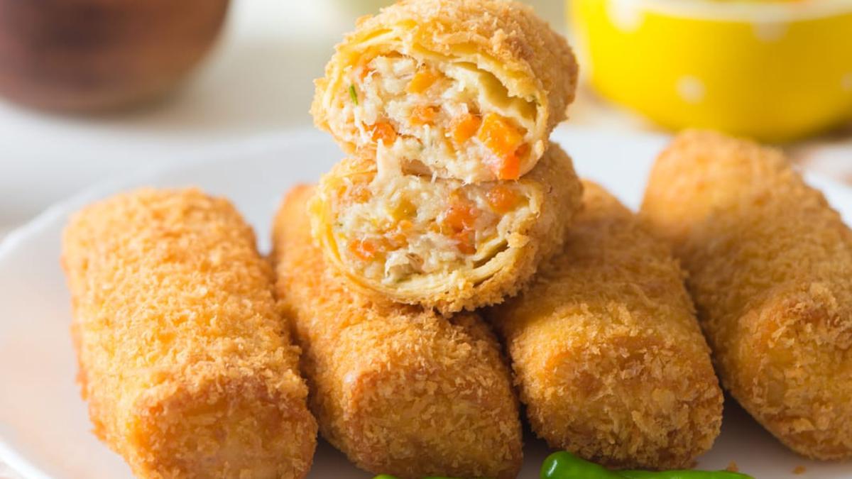Sedapnya Nagih! Cicipi Aneka Varian Risoles Moi Lengkap dengan Saus Andalan