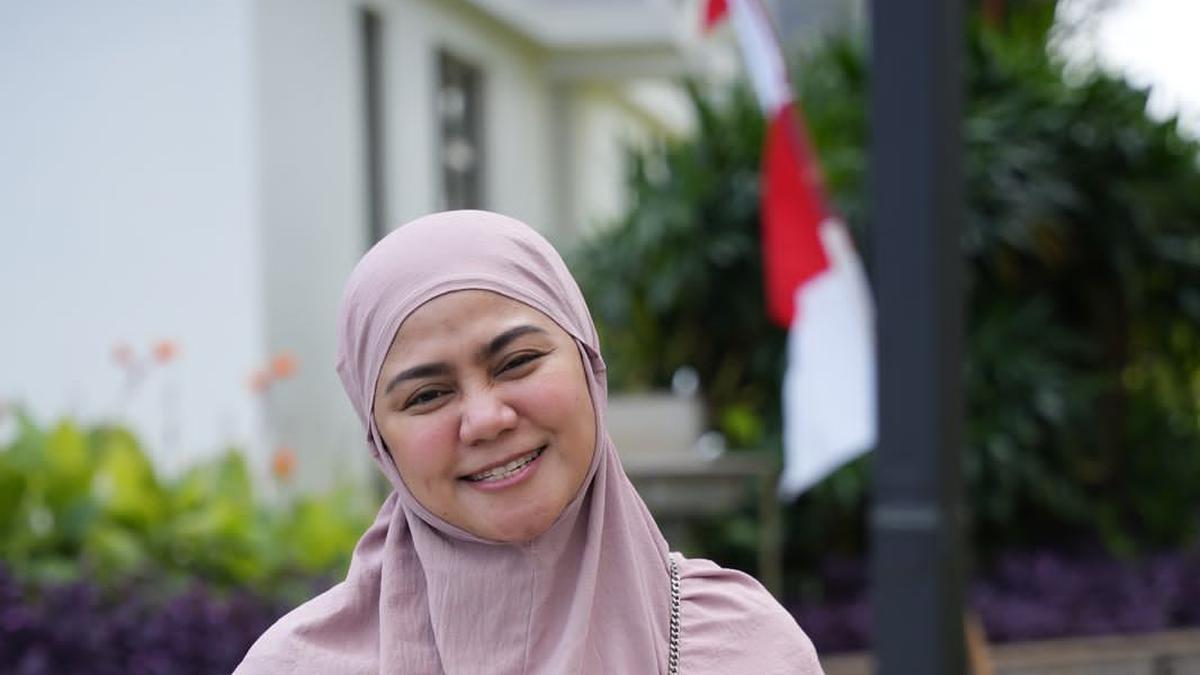 Luncurkan Buku Selembut Kapas Sekeras Baja, Ayu Aida Terinspirasi ...