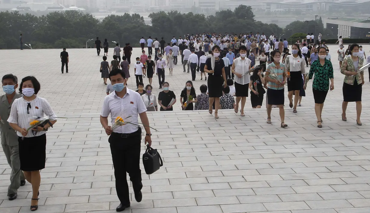 FOTO: Korea Utara Peringati 26 Tahun Kematian Kim Il-sung - Foto ...