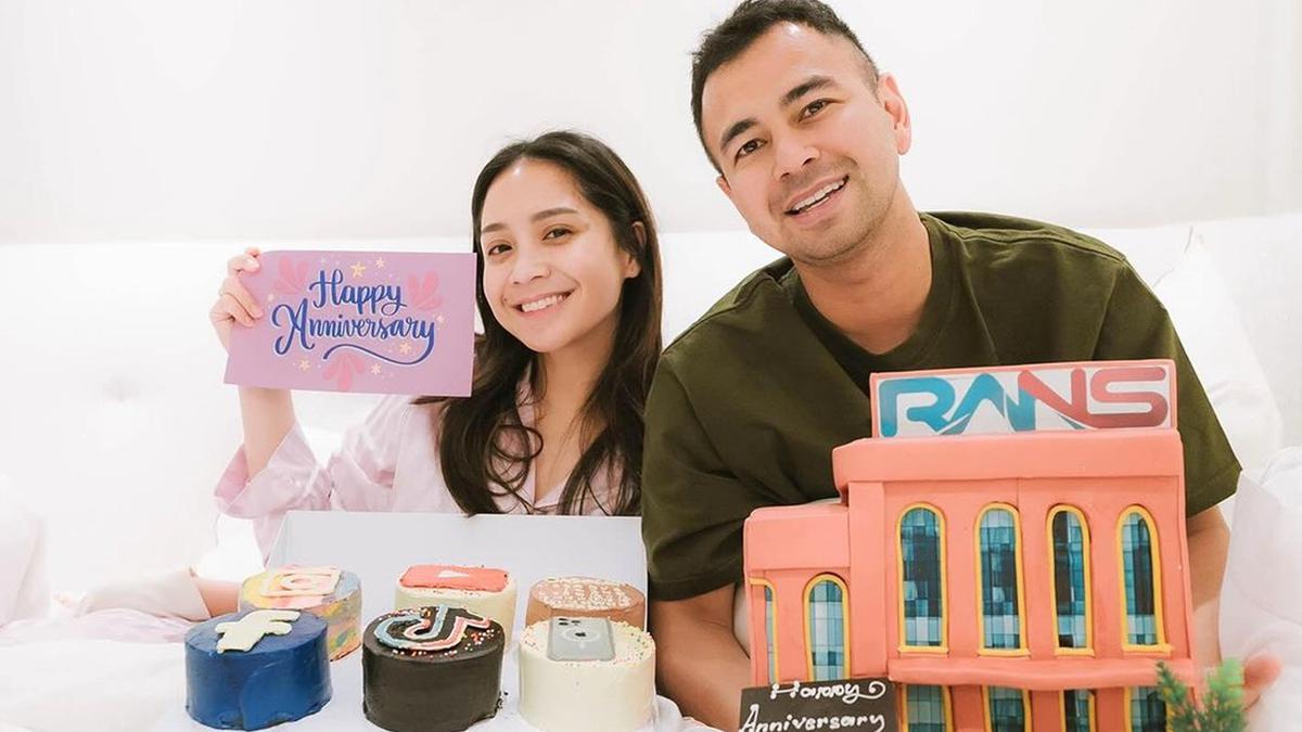 Potret Raffi Ahmad dan Nagita Slavina dapat Kejutan di Usia Pernikahan 10 Tahun - Foto Liputan6.com