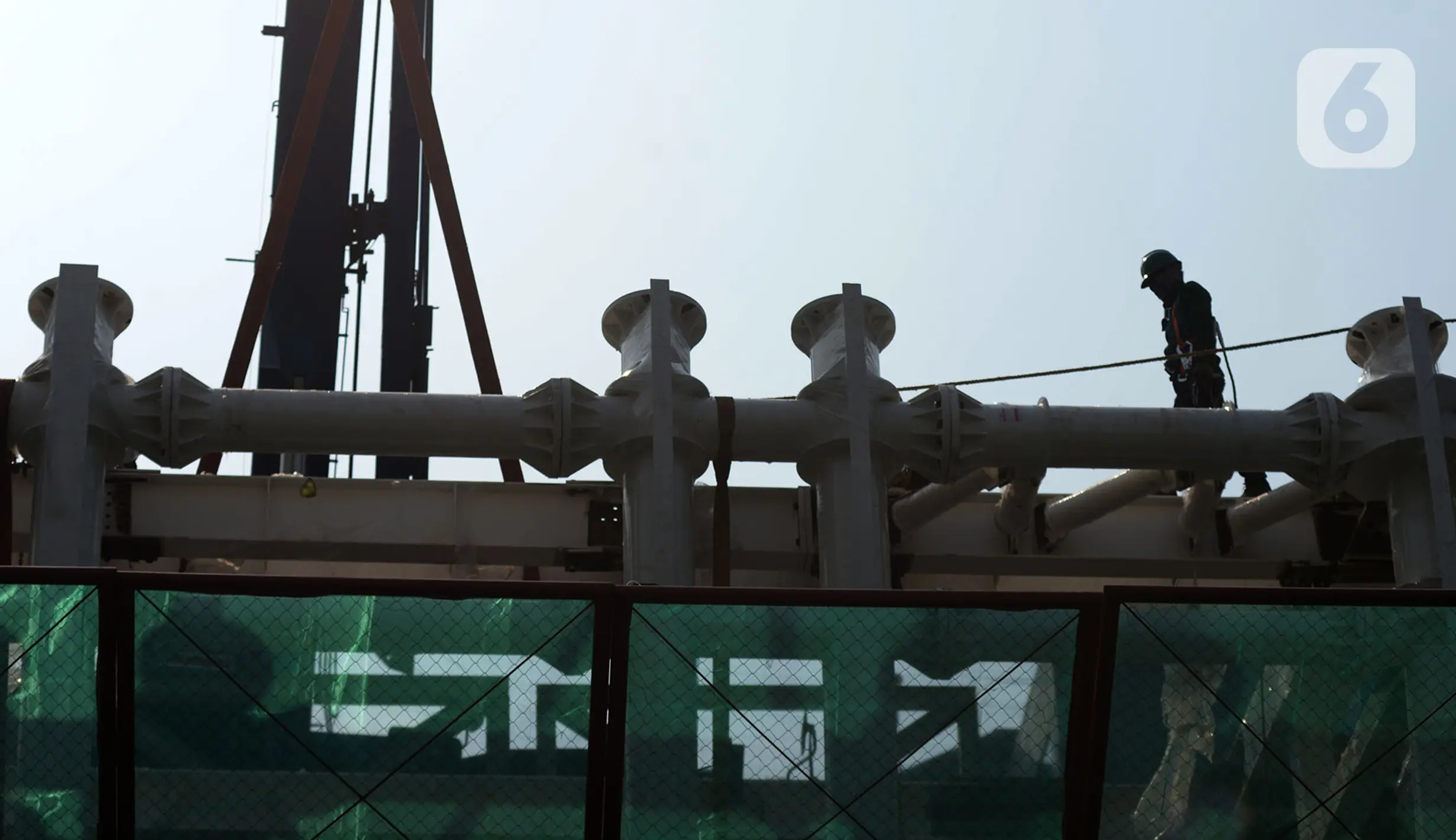 FOTO: Perkembangan Stasiun LRT Kawasan Kuningan Jakarta - Foto Liputan6.com