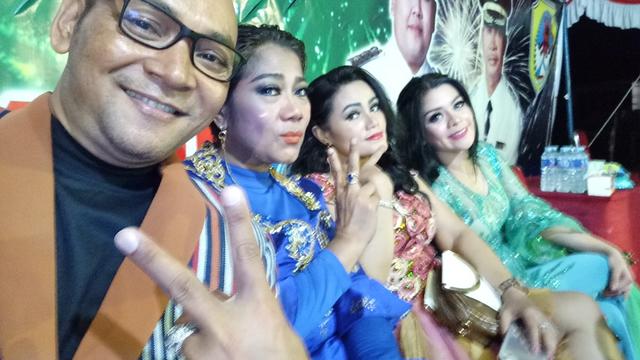 Doktor Robyn Jago MC dan Nyanyi, Pejabat di Kabupaten Malawi Kalbar ...