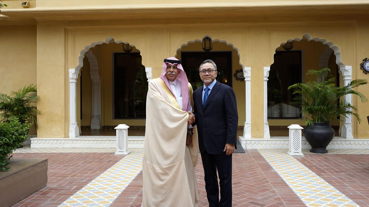 Mendag Zulkifli Hasan Bertemu Menteri Perdagangan Arab Saudi, Ini yang ...