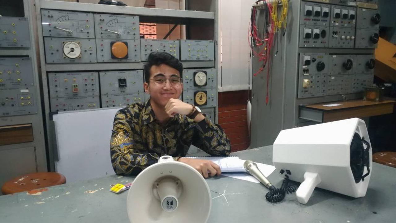 Vadi Akbar Lulus Sarjana Teknik