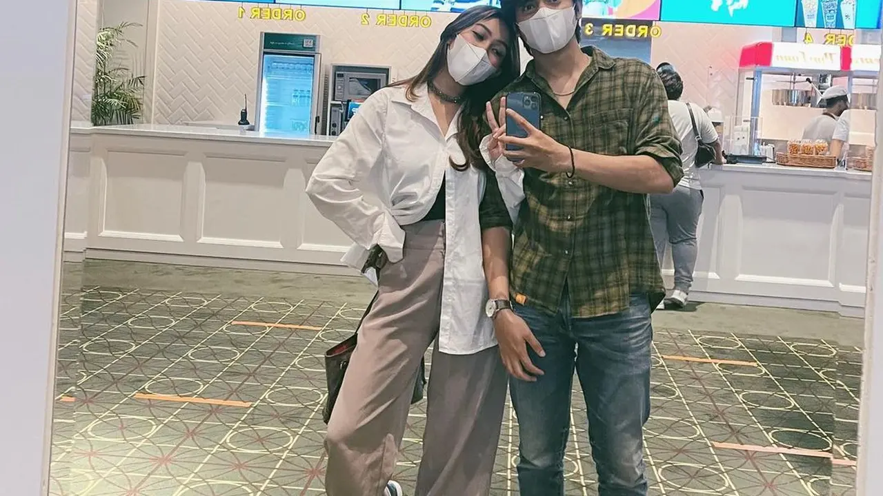 6 Potret Arbani Yasiz Bersama Sang Kekasih Raissa Ramadhani, Makin Romantis - ShowBiz Liputan6.com