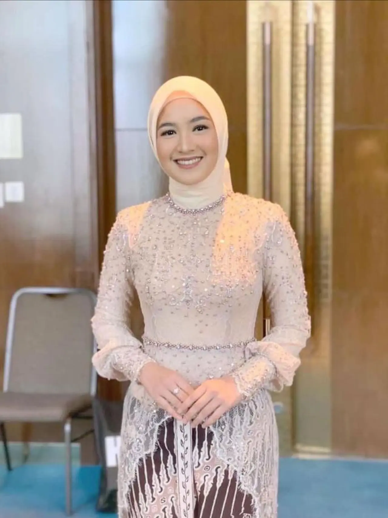 5 Inspirasi Kebaya Hijab Modis nan Elegan ala Artis, dari Cut Syifa hingga Lesti Kejora - Hot ...