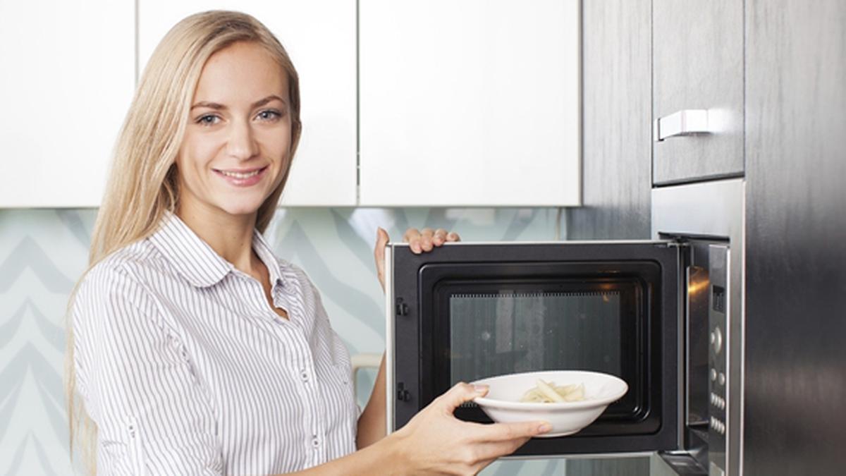 Tips Aman Pakai Microwave dari Chef Arnold
