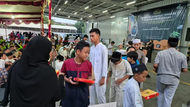 Berbagi Santunan dan Ajak 600 Anak Yatim Buka Puasa Bersama di Bulan Ramadhan - ShowBiz Liputan6.com