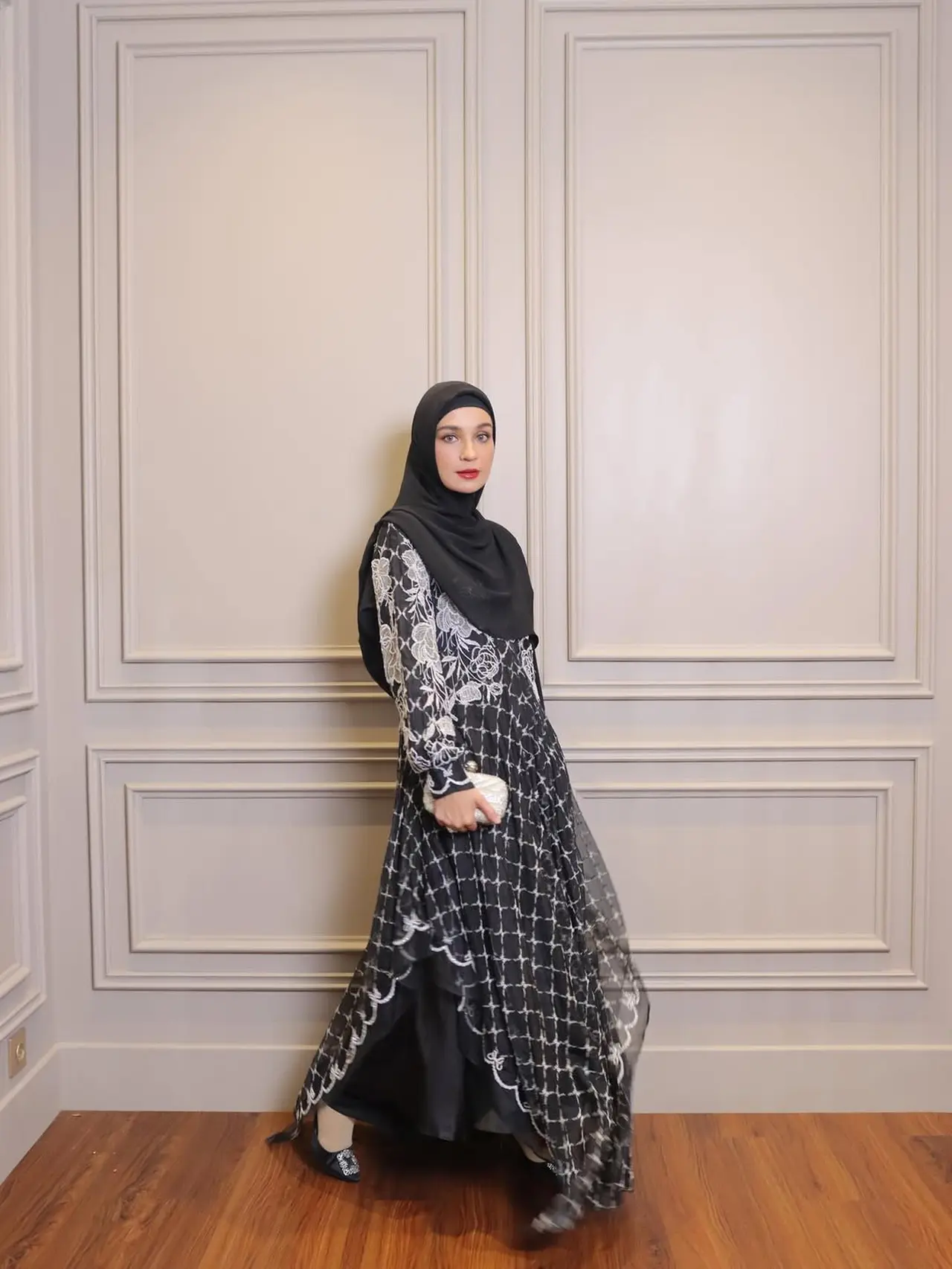 Model Long Dress Brokat Shiren Sungkar di Resepsi Luna Maya, Ini ...
