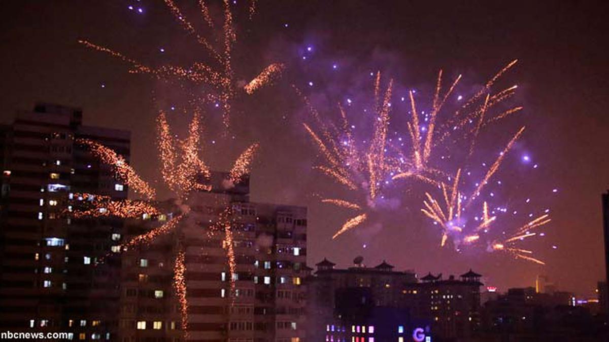 Kembang Api Imlek Membahana di Beijing - News Liputan6.com