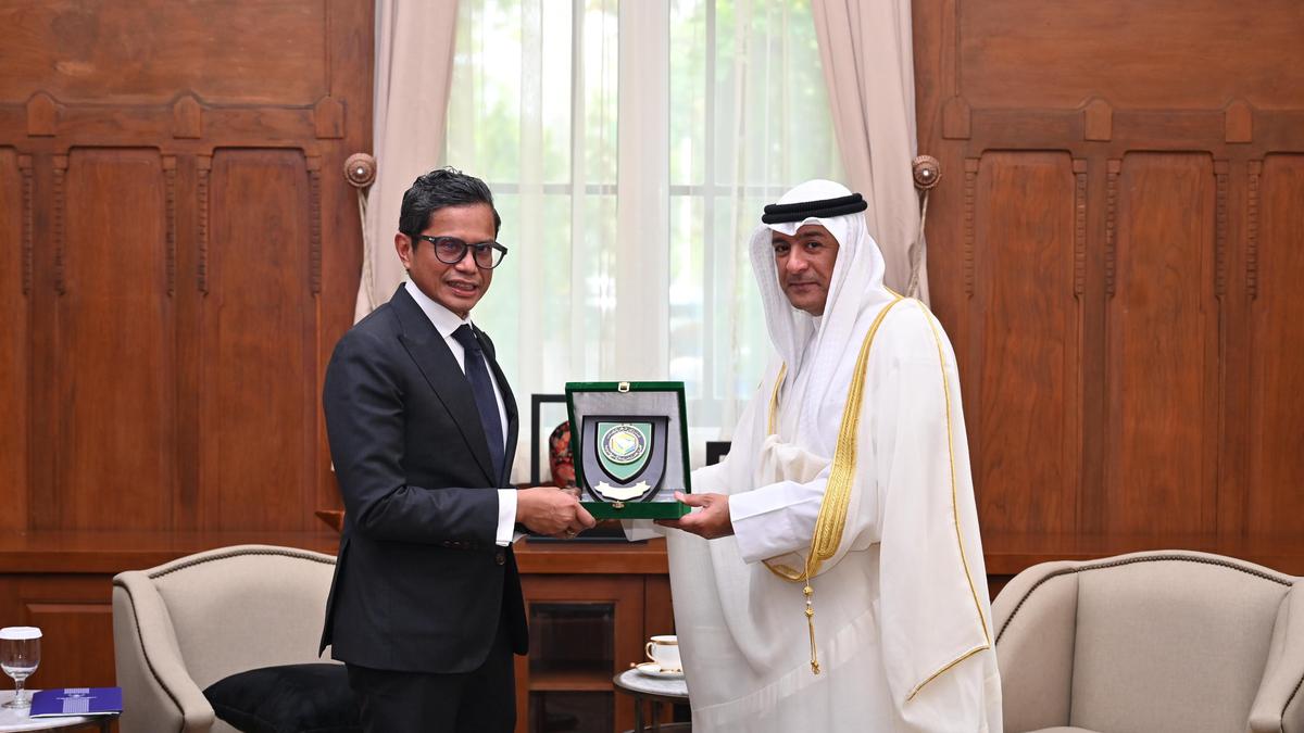 Wamenlu Dorong Kerja Sama Bidang Transisi Energi dengan Negara GCC ...