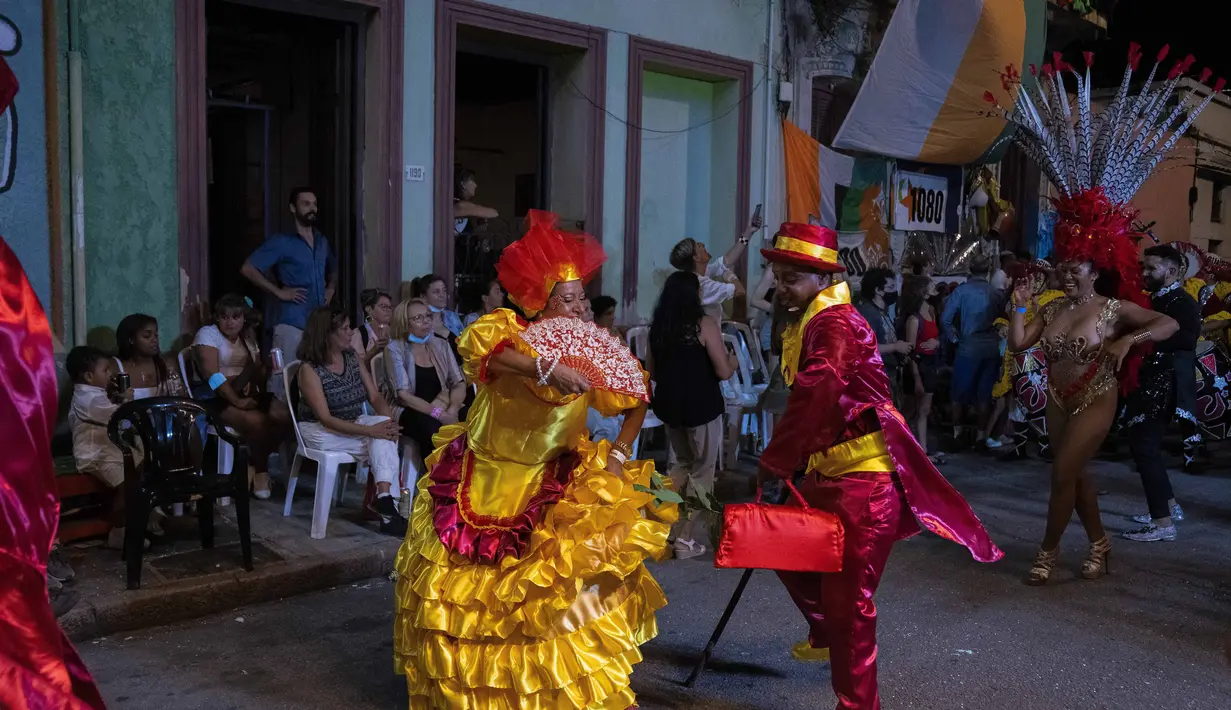 FOTO: Parade Karnaval Las llamadas di Uruguay - Foto Liputan6.com