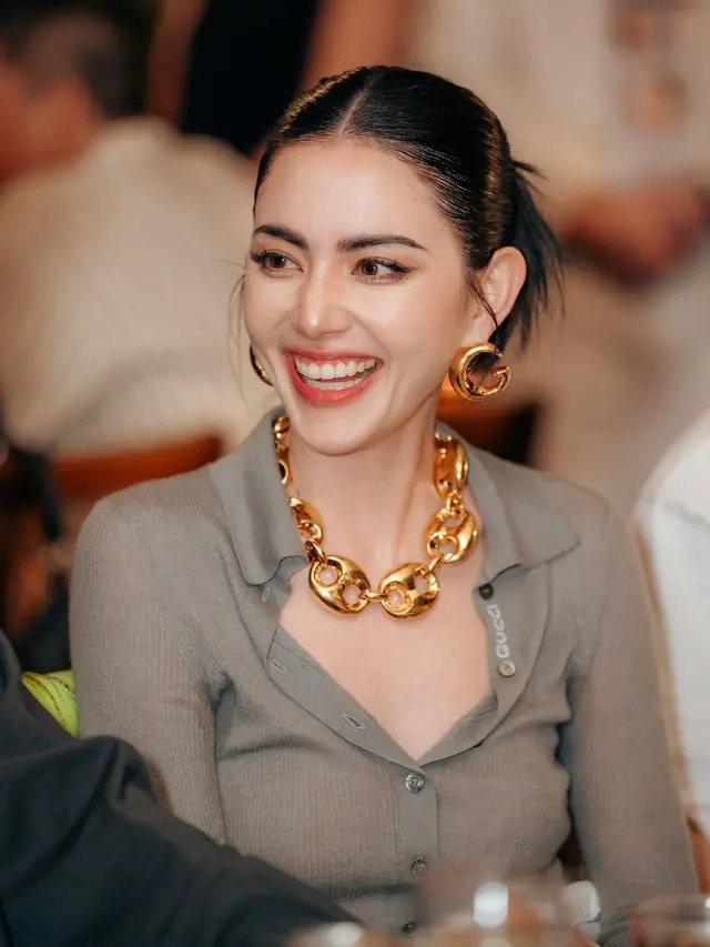 8 Potret Mario Maurer dan Davika Hoorne Hadir di Jakarta untuk Film 'Kang Mak' - Hot Liputan6.com