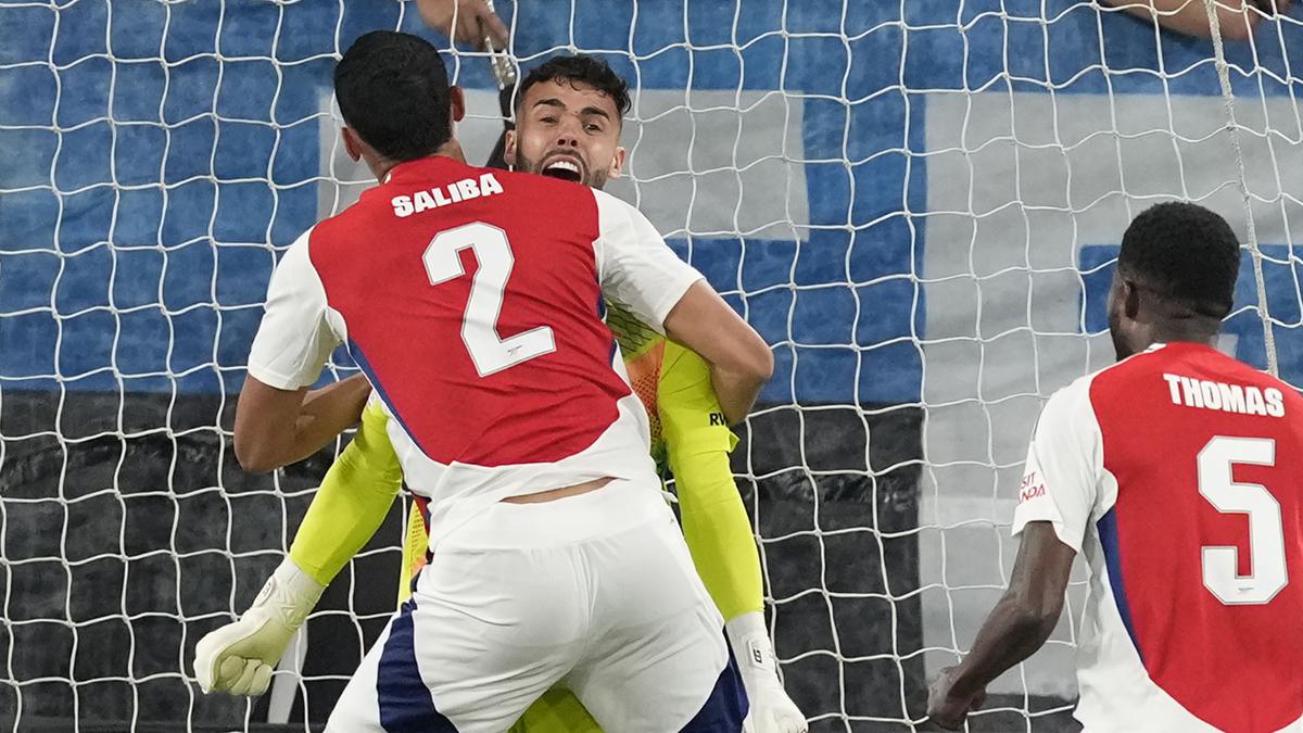 Mikel Arteta Terkesima Melihat 2 Penyelamatan Krusial David Raya saat Arsenal Ditahan Atalanta ...