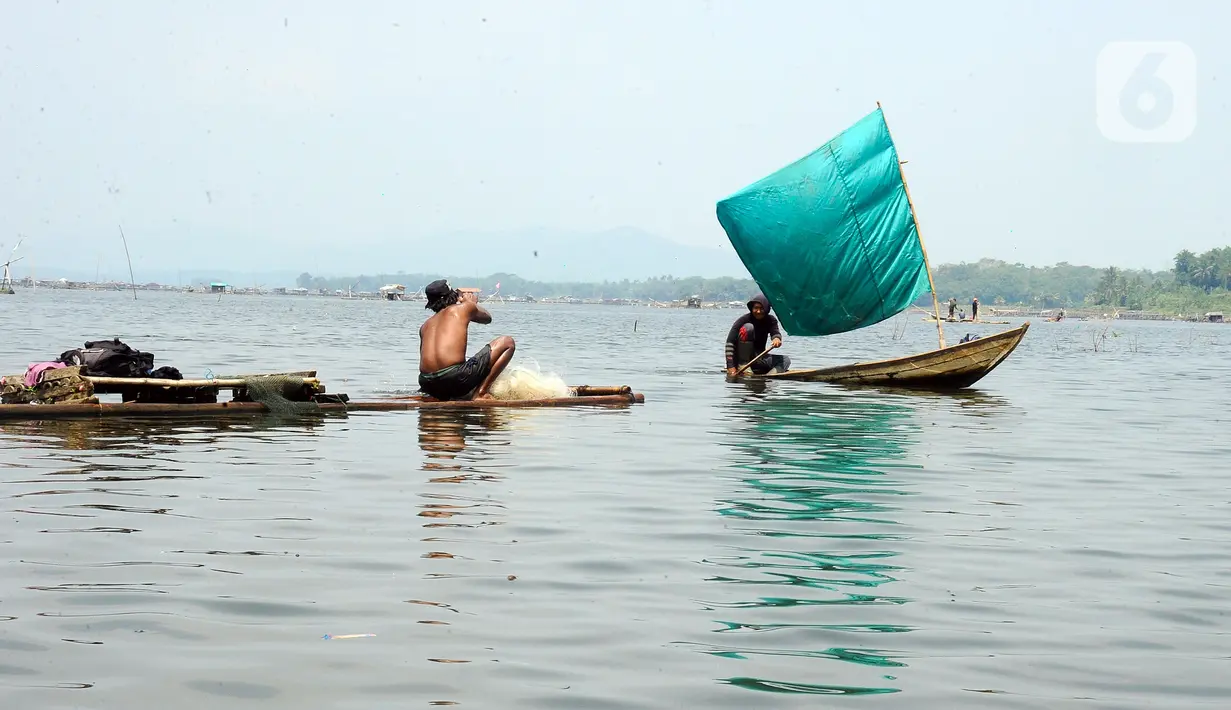 Petani Ikan Waduk Cirata Menjerit karena Kenaikan Harga Pangan - Foto ...
