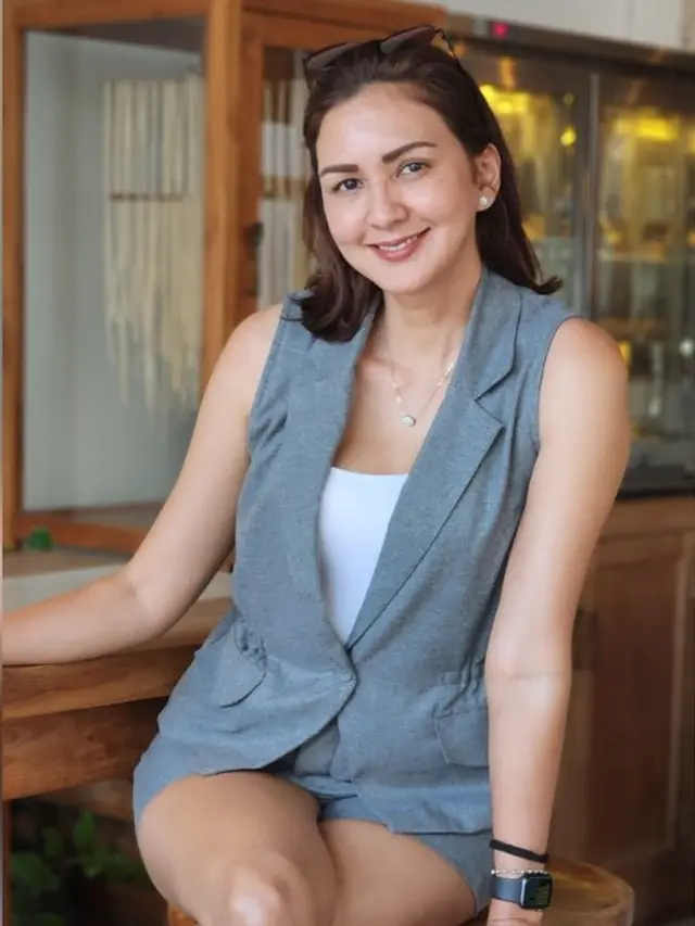 11 Potret Outfit Donna Agnesia yang Bikin Terlihat Fresh - Entertainment Fimela.com