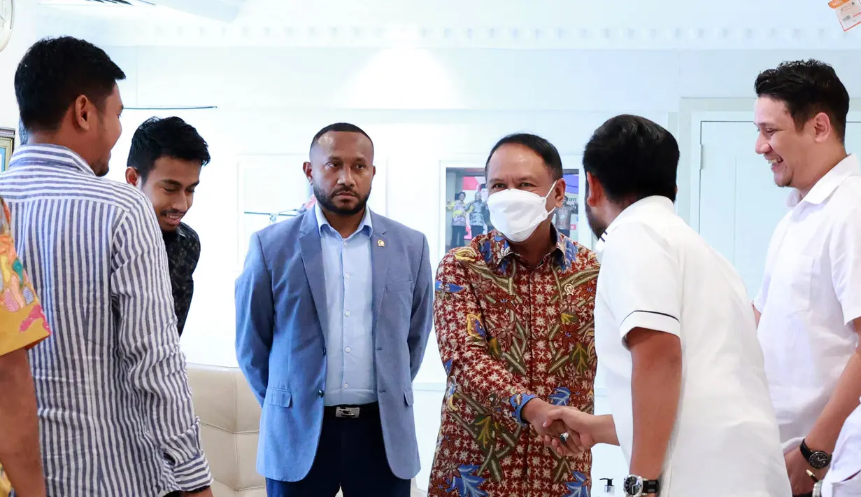 Foto: 10 Klub Liga 2 2022 / 2023 Curhat ke Menpora Ingin Kompetisi ...