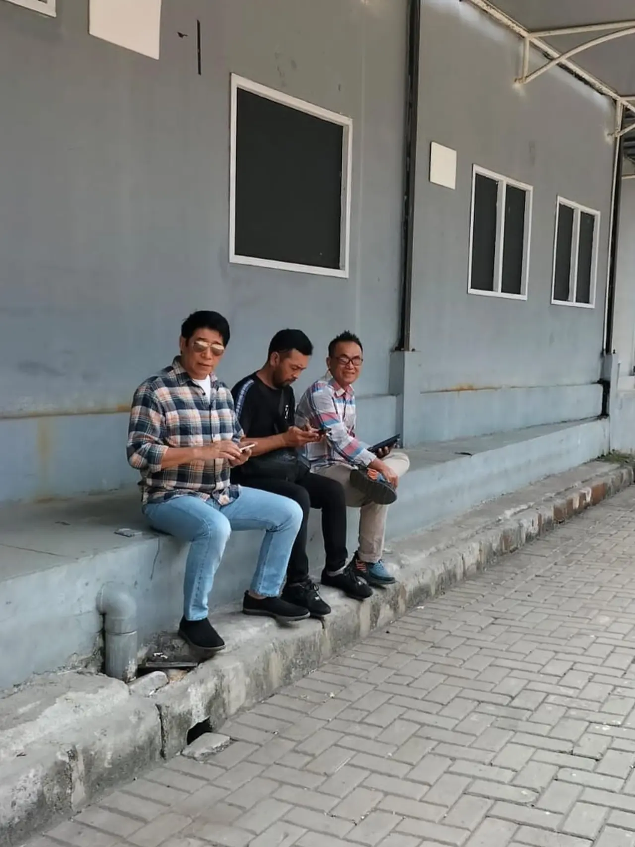 7 Potret Perintis OVJ Reuni Dadakan di Emperan, Nunung Bikin Pangling ...