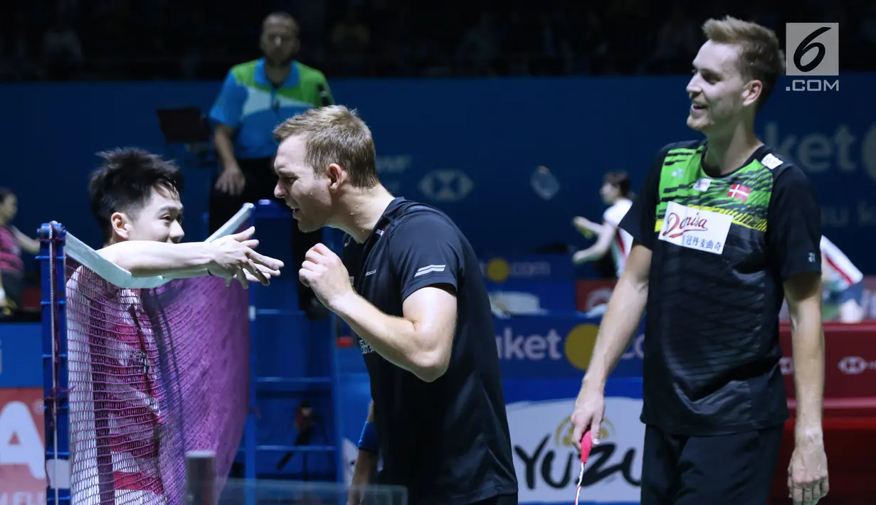 FOTO: Momen Ketika Kevin / Marcus Lakukan Protes - Foto Liputan6.com